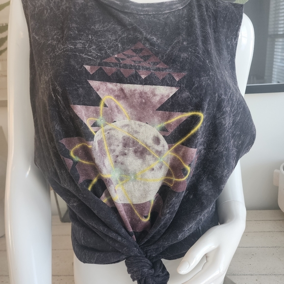 Lira | Tops | Boho Vibes Lira Womens Distressed Tank Top W Nuclues Atom ...